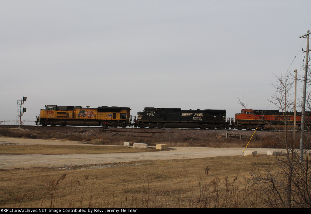 UP 8359 & others (2)